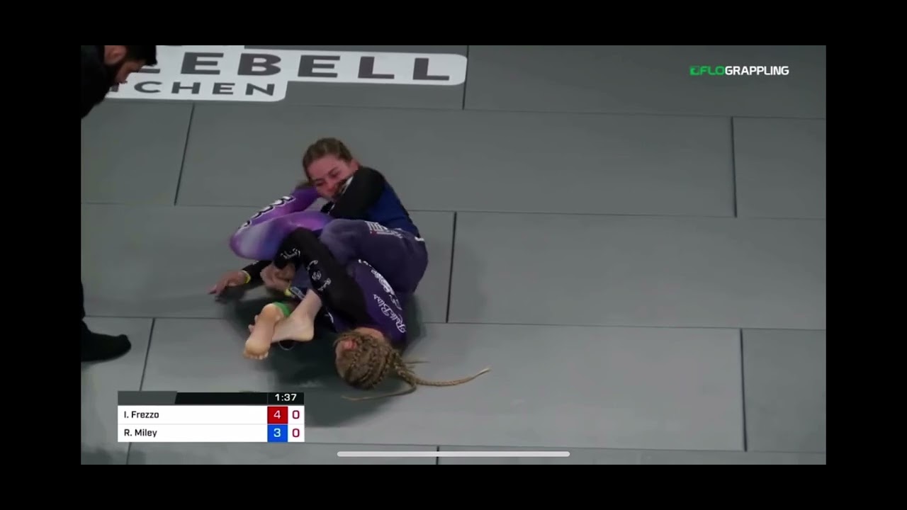 Teens Fight foot face - YouTube