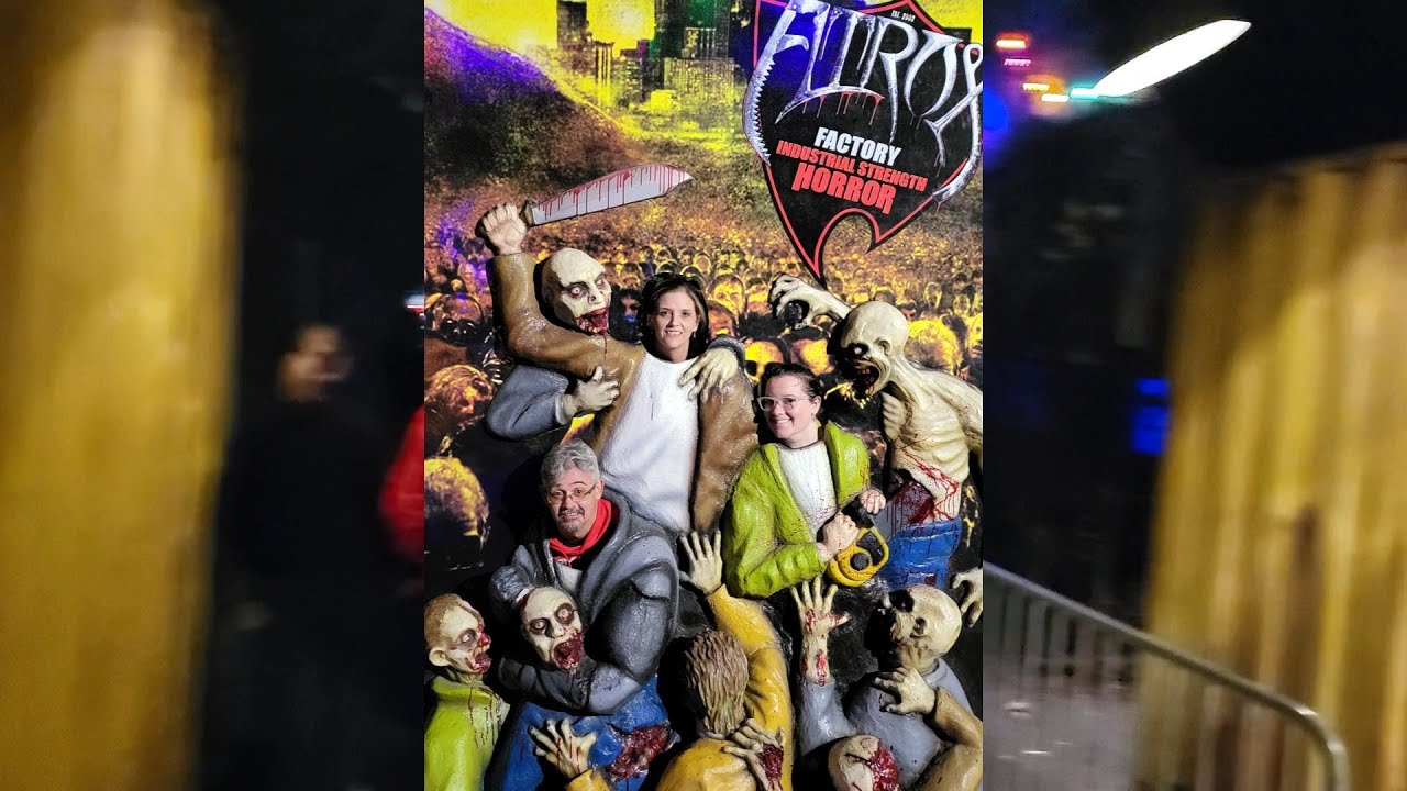 ATROX FACTORY HAUNTED CHRISTMAS HOUSE - YouTube