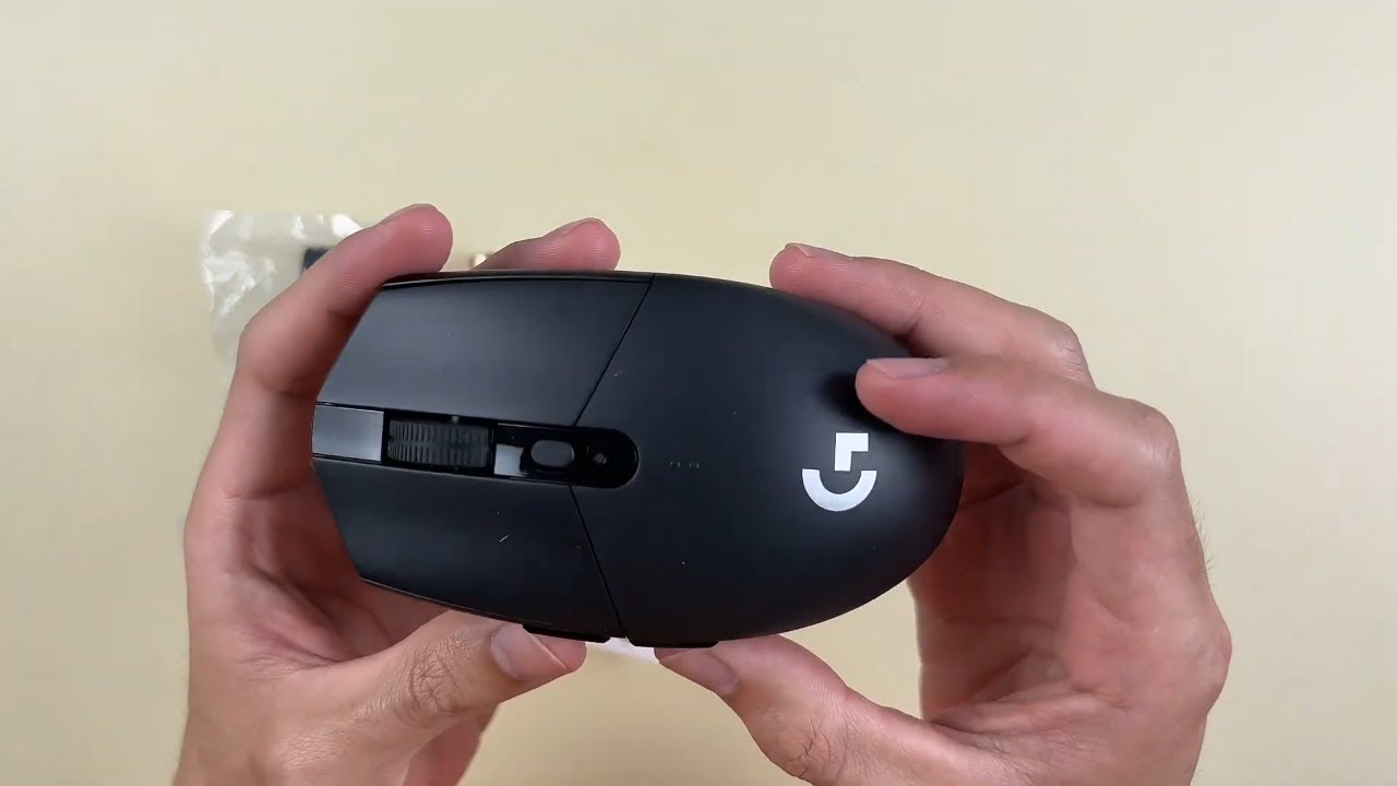 Logitech G304 Unboxing - YouTube