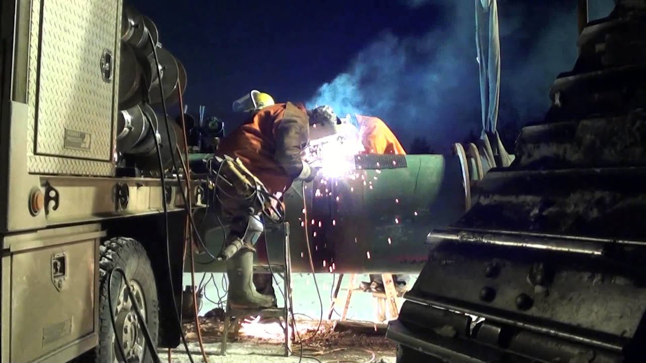 Welding Into The Night - Pipeline Welding - YouTube