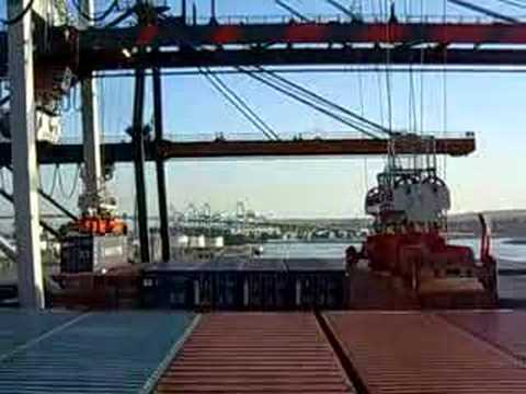 Gantry Crane at work - YouTube