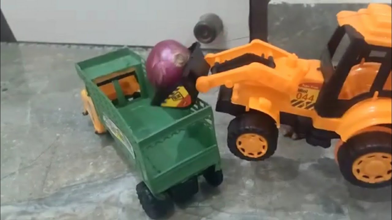 Onion loading in truck from JCB machine। Truck Jcb Video @toyvideo ...