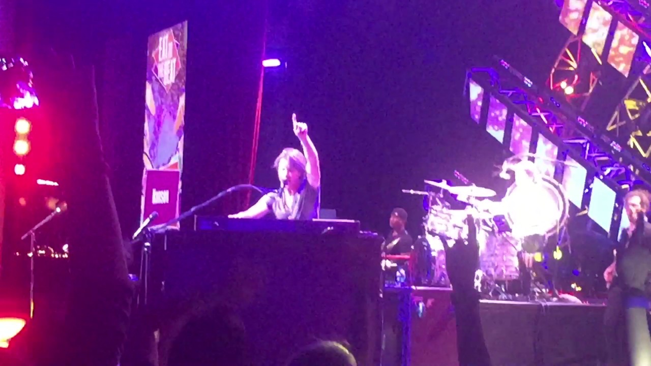 Hanson at Eat To The Beat In Epcot 2016 - YouTube