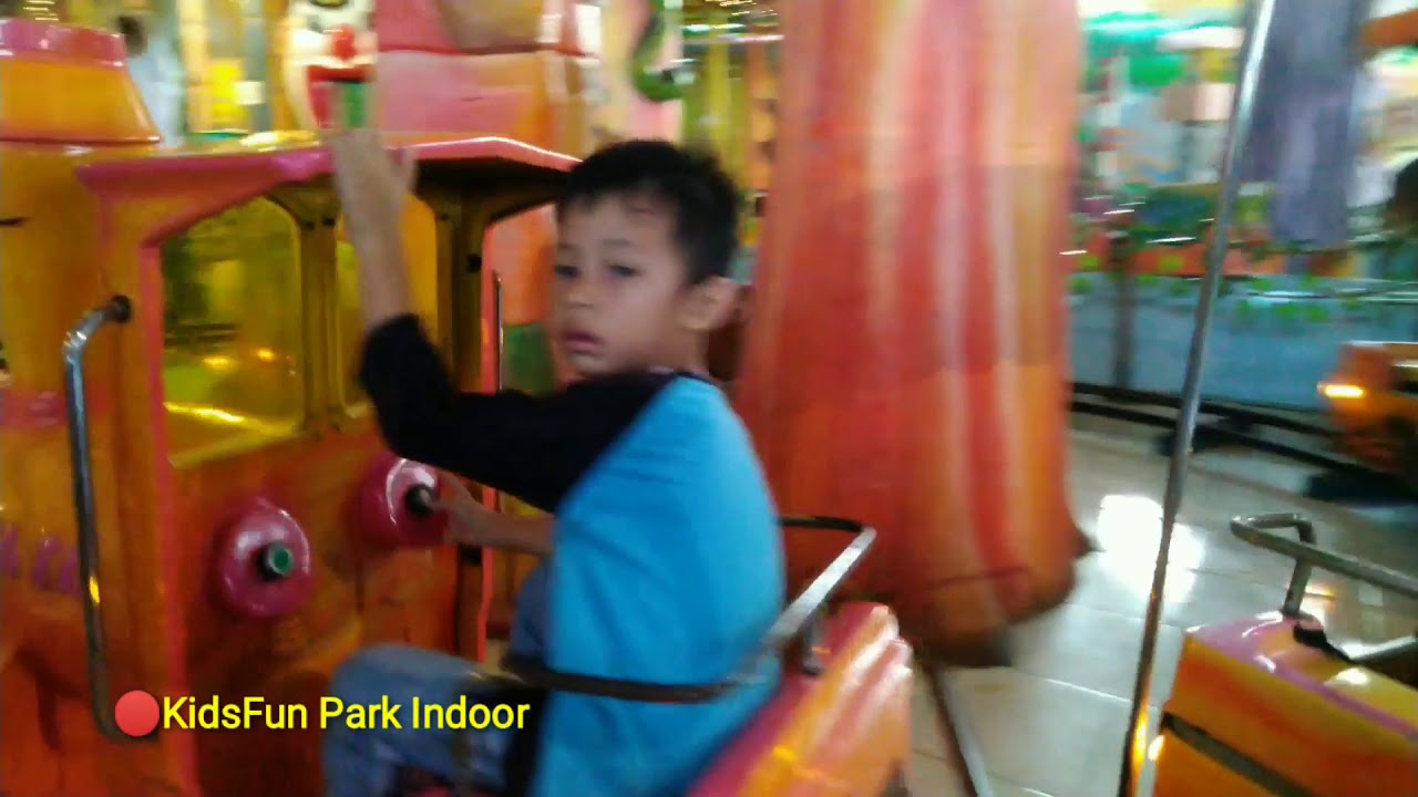 Naik Kereta Api di Kids Fun Yogyakarta - YouTube