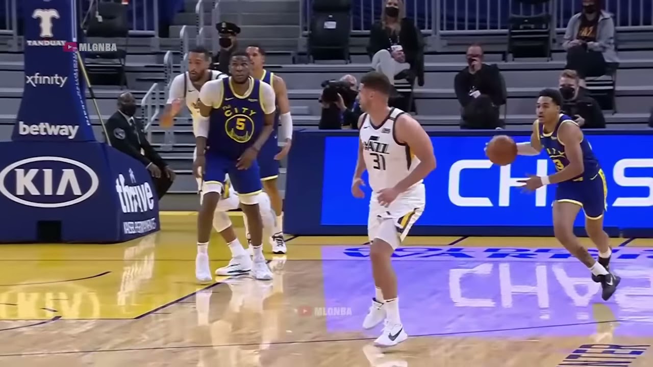 Jordan Poole shocks Warriors bench after drills the 3 from half court ...