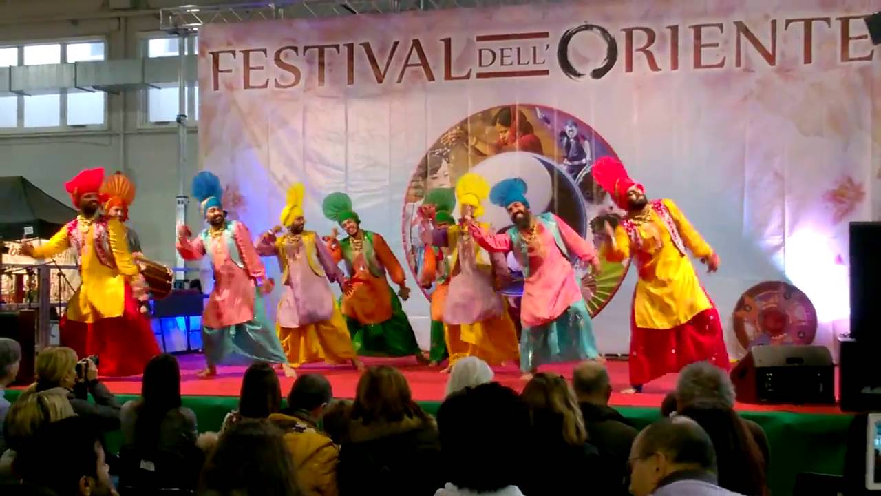 Vanjhali Vaja | Amrinder Gill | Festival dell'Oriente | Bhangra Italia ...