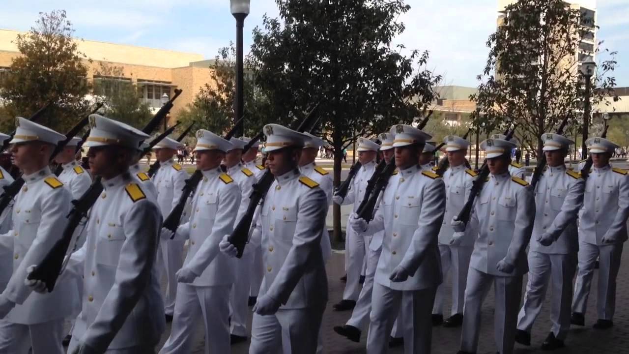 Ross Volunteers perform in front of Reveille graves - YouTube