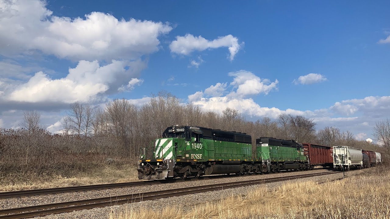 BN duo in 2024! BNSF 1940 leads Willmar east local - YouTube