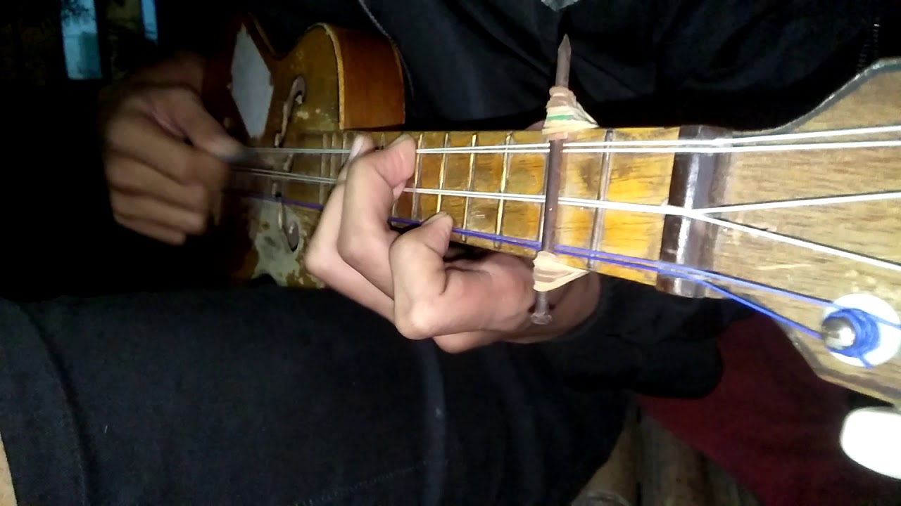 Melodi despacito ukulele senar 3 - YouTube