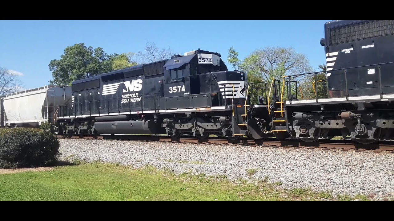 NS P82 NB with NS 6076 SD40-2 and NS 3574 SD40-2 - YouTube