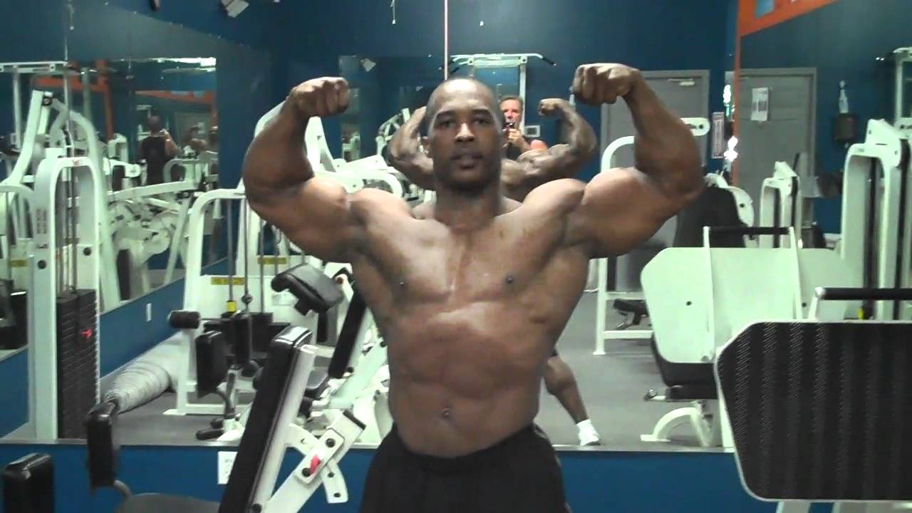 Mr. Universe 2004 Charles "The Hawk" Hawkins training for the NPC Power ...