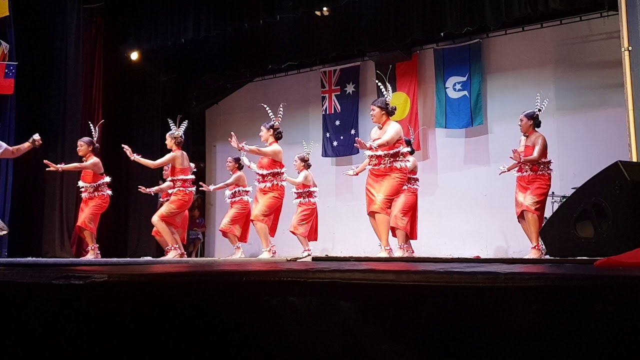 Tongan Girls Tau'olunga - WSHS - YouTube