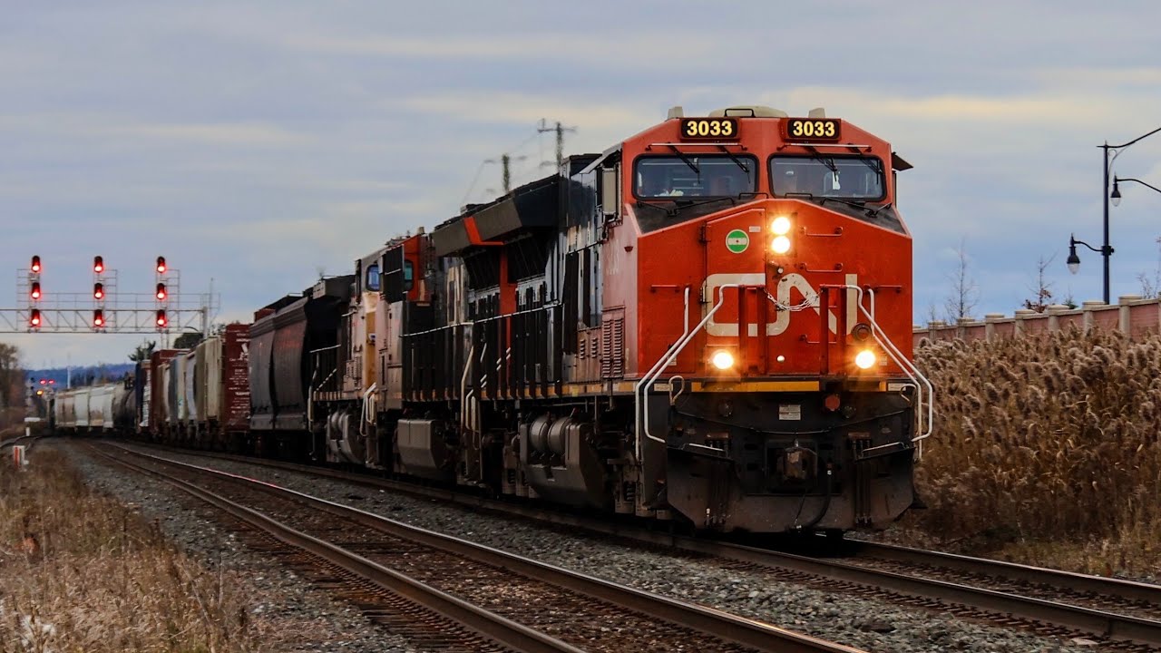 (Union Pacific 6026!) CN train M396 East at Mount Pleasant (11/28/2024 ...