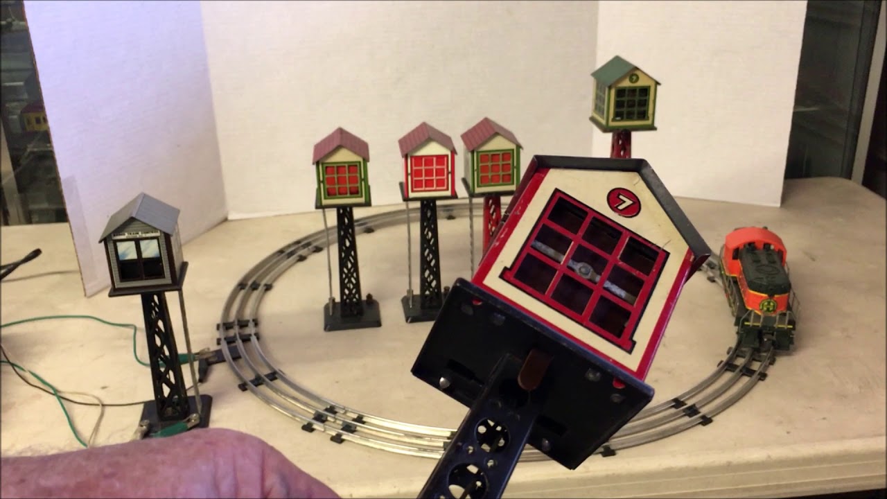 Marx 413 Switch Towers and 424 Radio Control Towers - YouTube
