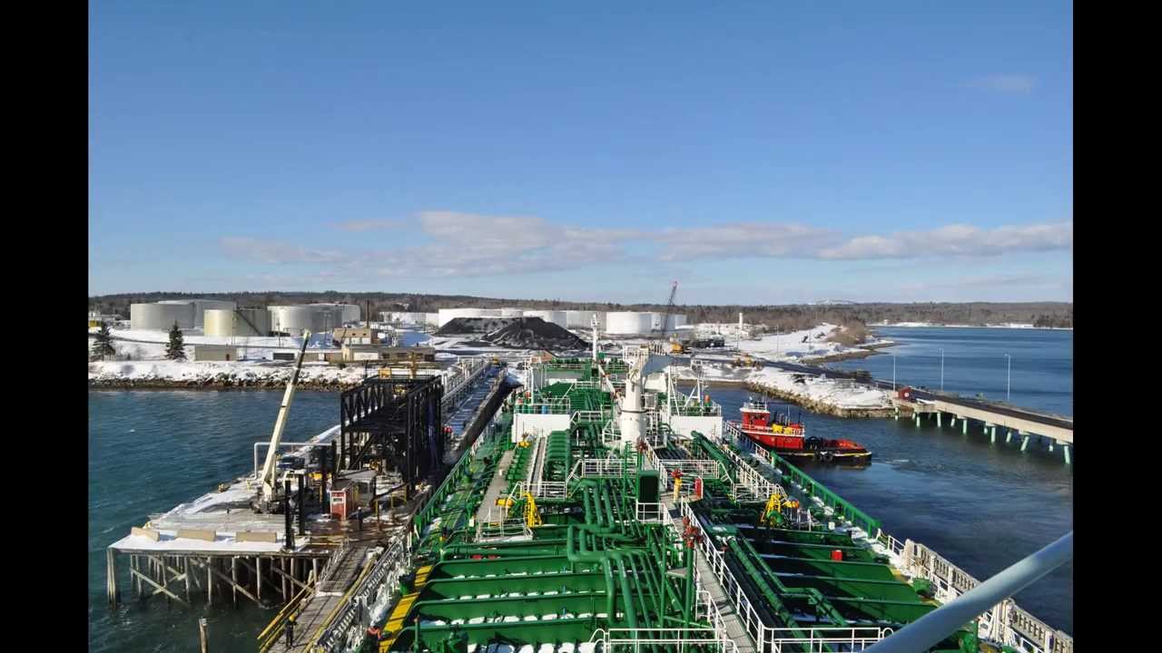 Great Eastern docking in Searsport - YouTube