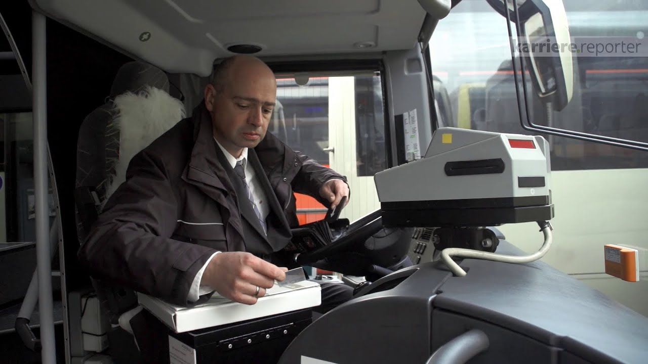 Rundgang durch die Österreichische Postbus AG auf karriere.at - YouTube