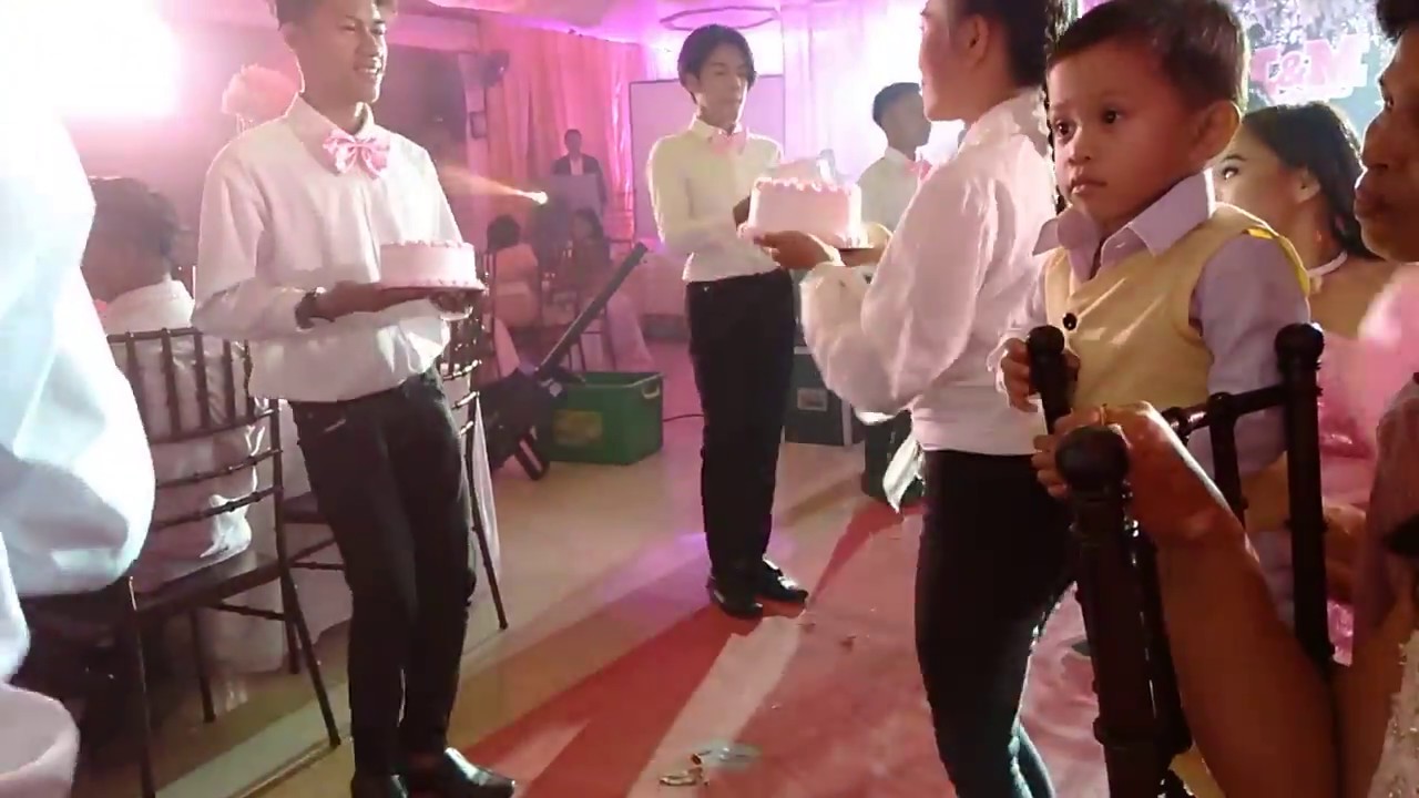 Cake parade - YouTube