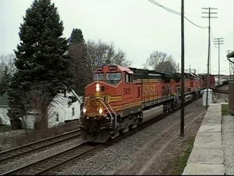 BNSF 5410 Leads The H-GFDBRC - YouTube