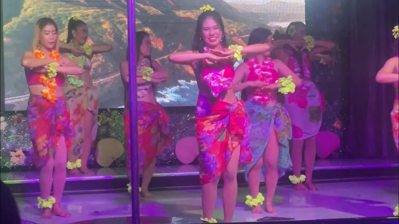 Beautiful Filipinas Dancing Hawaiian Style | Club XS | Walking Street ...