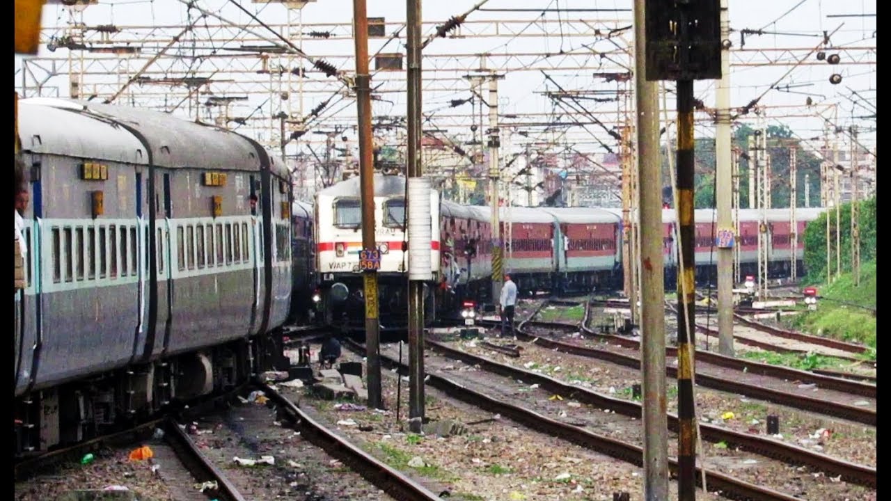 12381 POORVA EXPRESS Departing MUGHALSARAI JUNCTION - Indian Railways ...