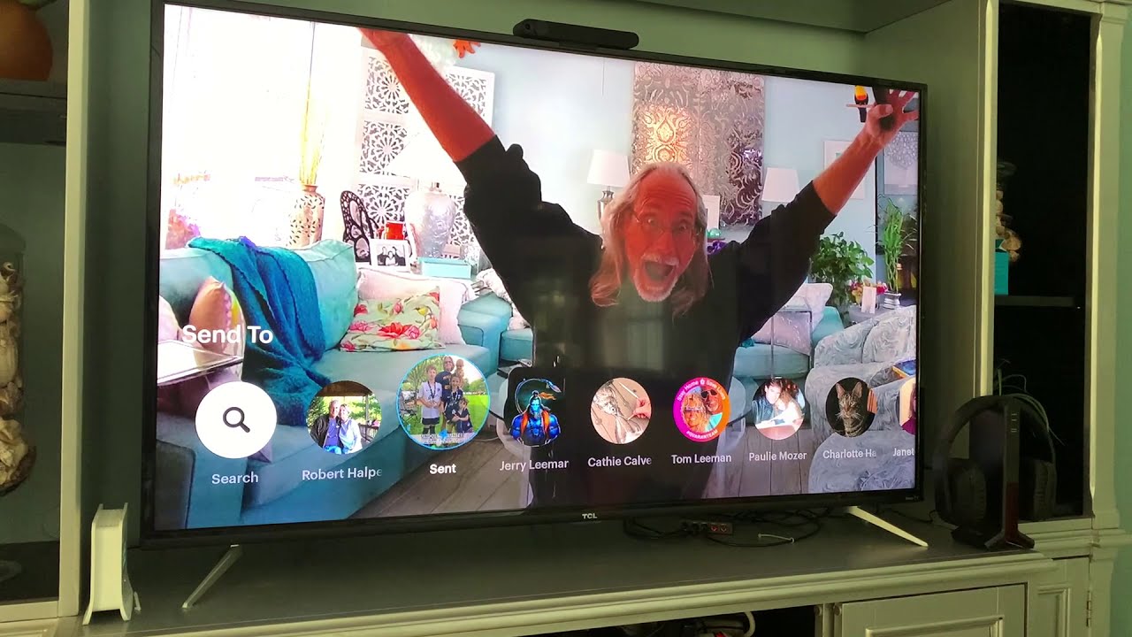 How to take a picture and send it through messenger on Facebook Portal ...