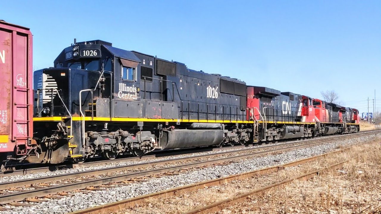 [4K] Illinois Central SD70 On CN A421! - YouTube