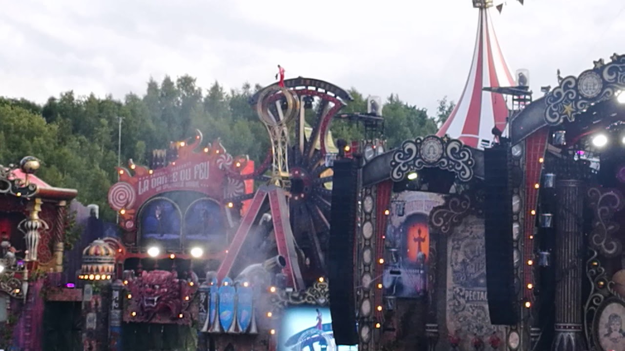 Tomorrowland: Circus wheel of death - 2017 Amicorum Spectaculum - YouTube