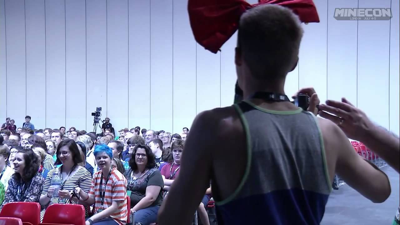 Minecon 2015 Awkward Kappa Guy - YouTube