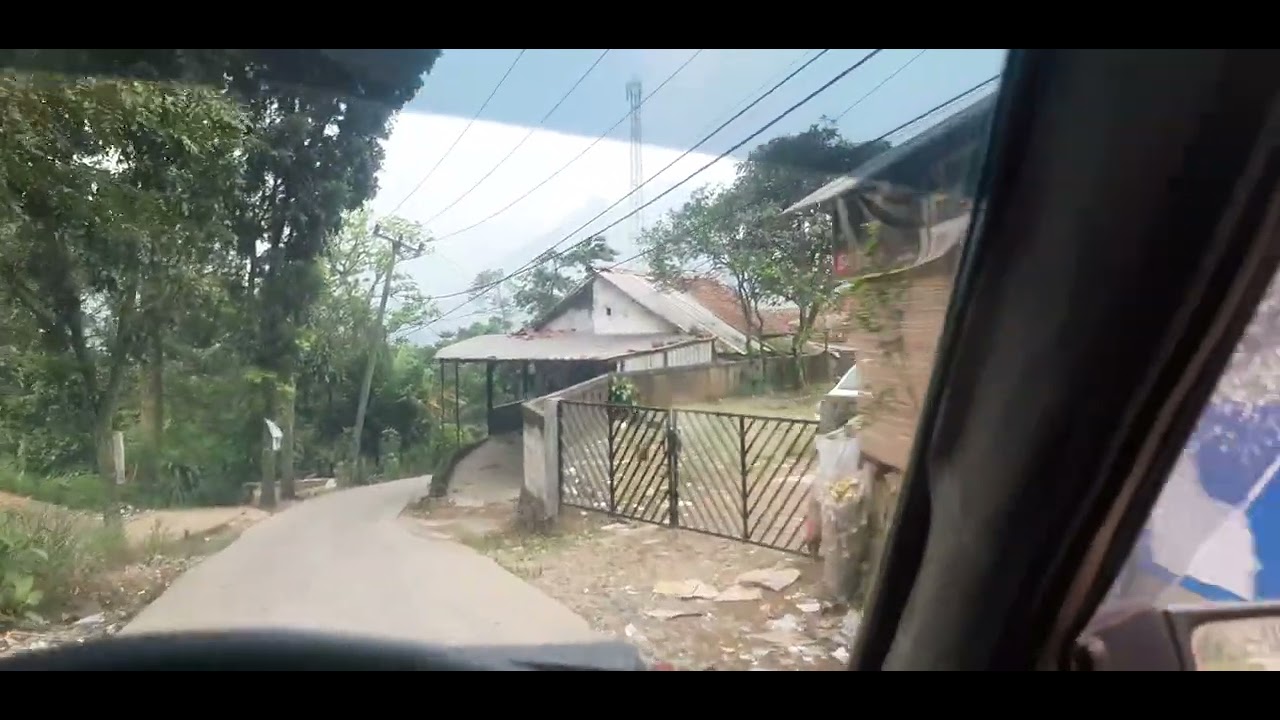 turunan curam setelah hutan pinus gunung pancar charade85 g11 - YouTube