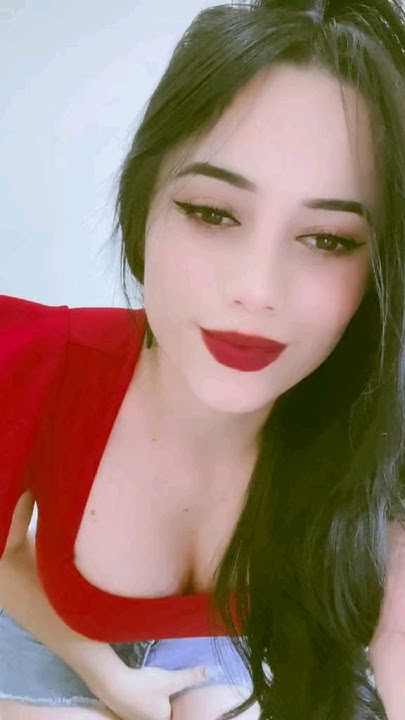 Una morocha con hermosas tetas - YouTube