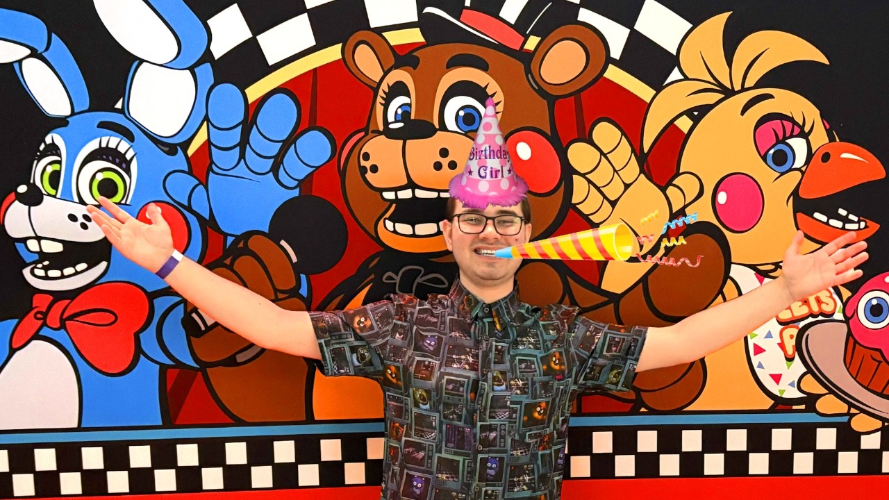 🔴IT'S MY BIRTHDAY! (sneak peek at new fnaf merch 🤫) - YouTube