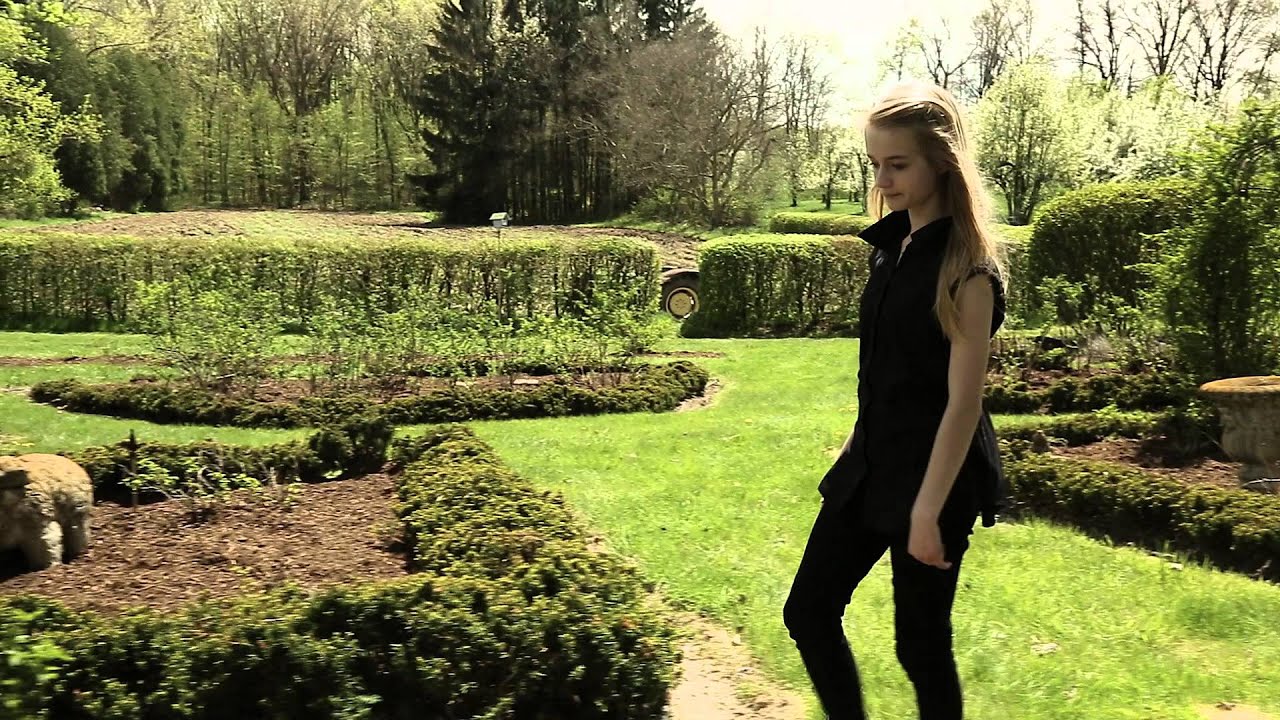 Grace Sings at Fundraiser - YouTube