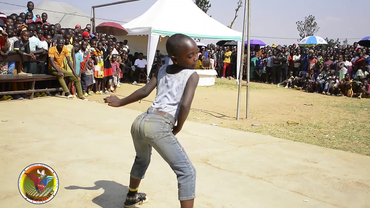 AFRICAN KIDS DANCE COMPETITION - YouTube