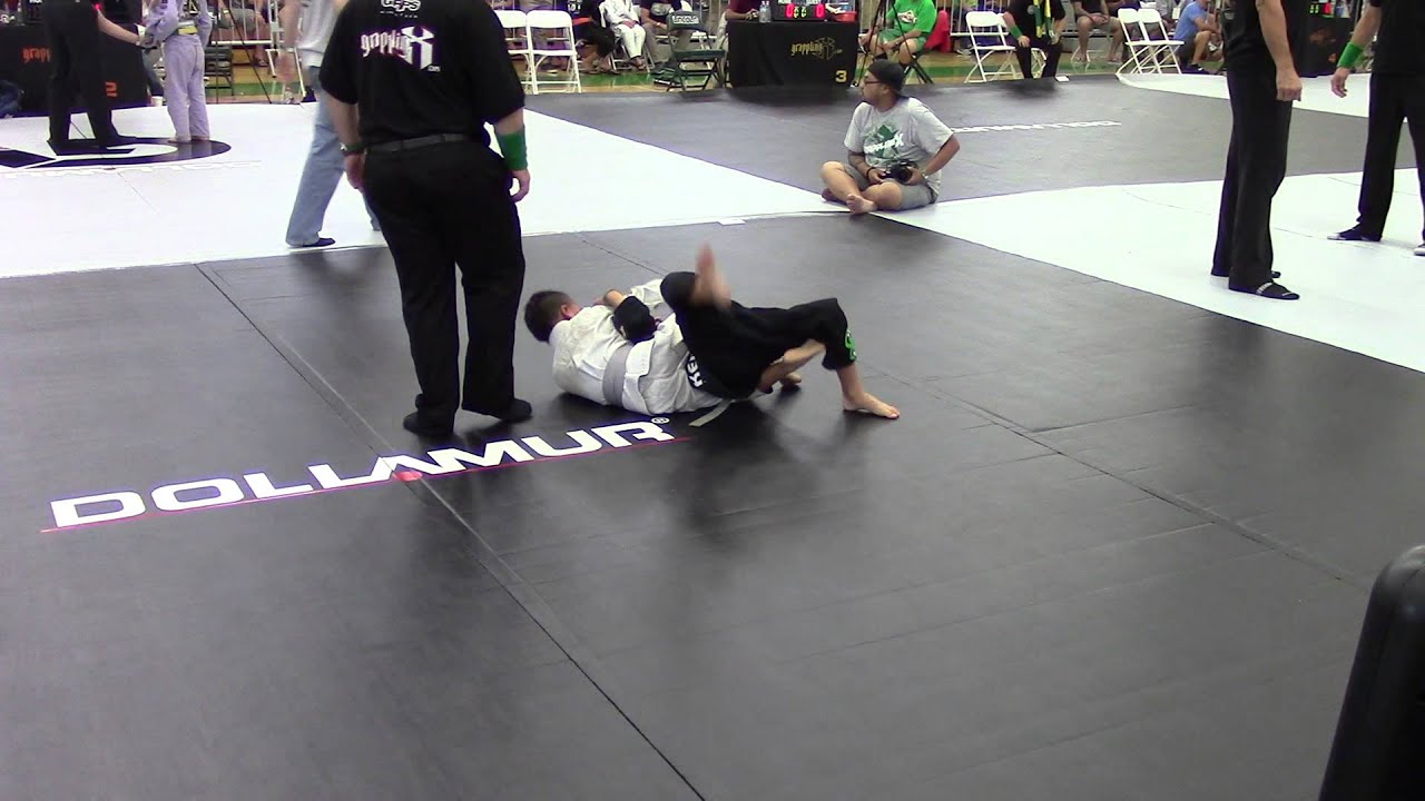 William MacLeod, Ramona BJJ Vs Ladell Hampton, Alliance MMA - YouTube