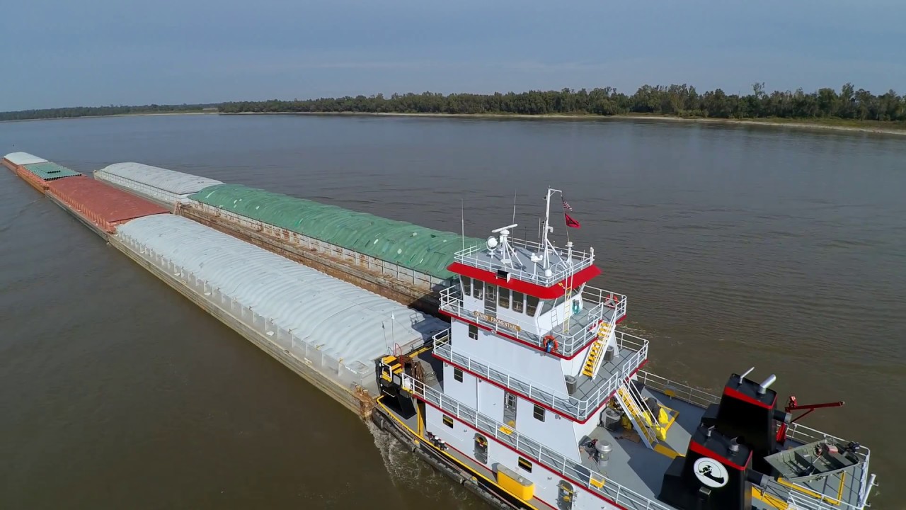 Mississippi Barges (4K Drone Video) - YouTube