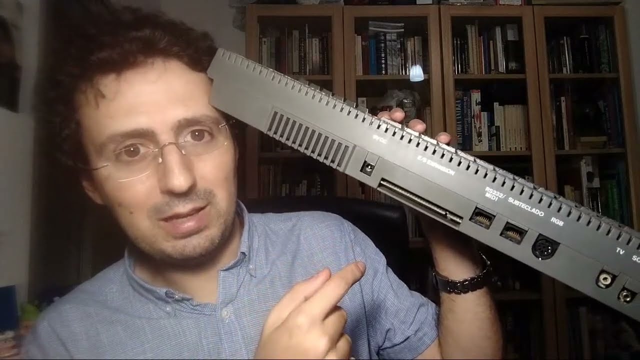 #25 • El Spectrum +2 gris frente a otros modelos de Spectrum - YouTube