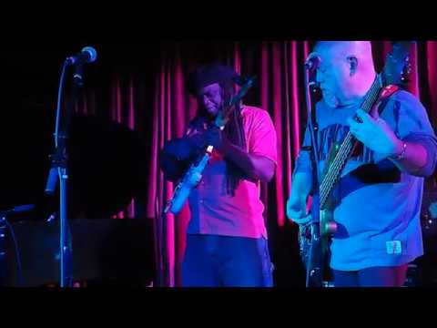 REGI WOOTEN GUITAR SOLO - YouTube