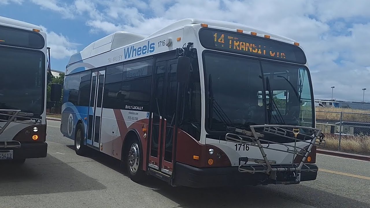 Tri-Valley Wheels: 2017 Gillig BRT HEV 29' #1716 on Route 14 - YouTube