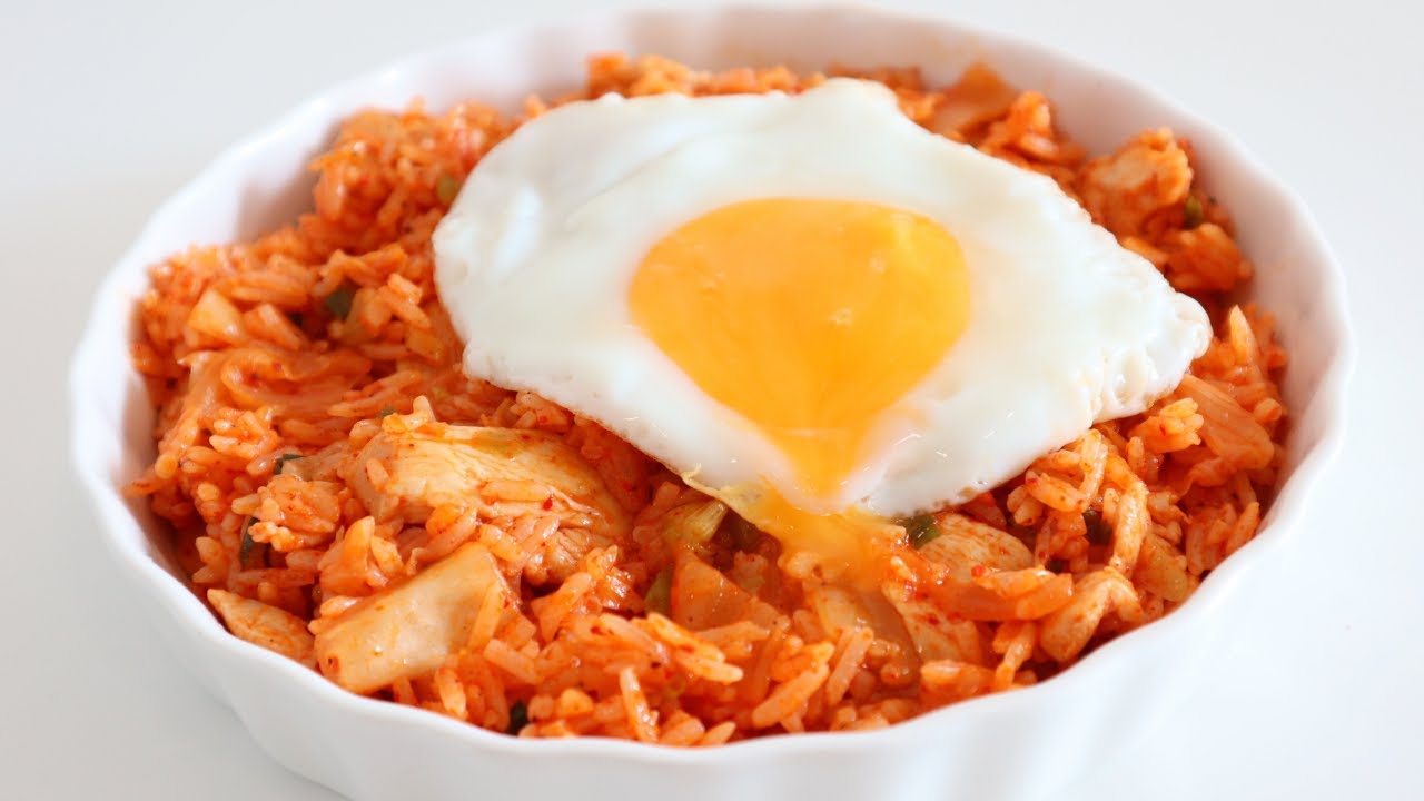 EASY KOREAN KIMCHI FRIED RICE WITH CHICKEN RECIPE - YouTube