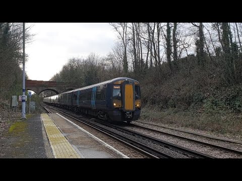Southeastern Class 375 Arrives at Battle - YouTube