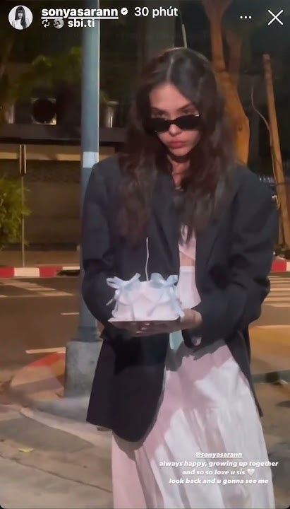 Sinh nhật Sonya mà Mhee quẩy hơn chính chủ nữa 😆. #sonyasarann #lmlookmhee - YouTube