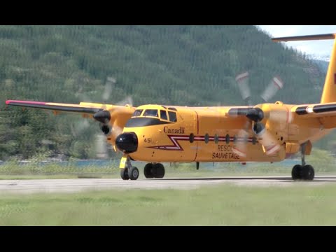 De Havilland Canada DHC-5 Buffalo Approach and Landing - YouTube