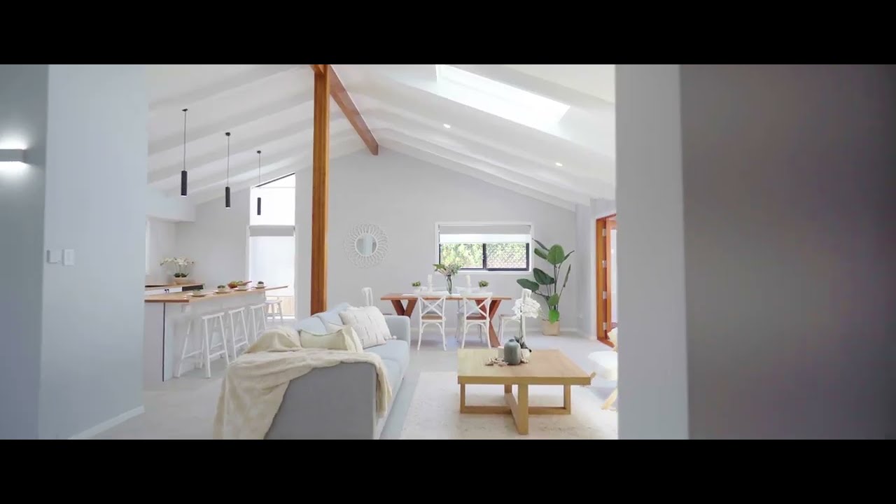 16 Mackerel Street, Manly West - YouTube