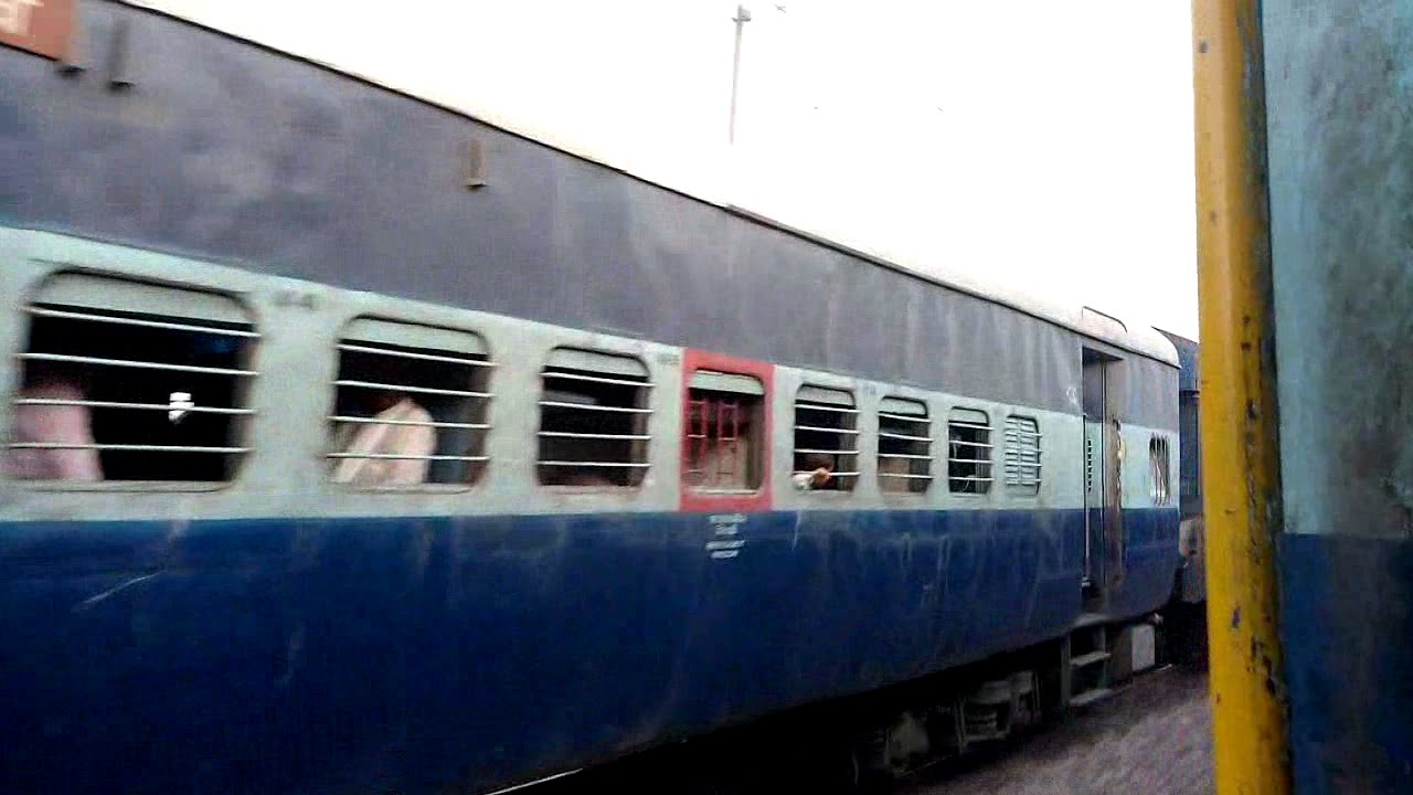 Real high speed... Lichchavi Express RACE.. - YouTube