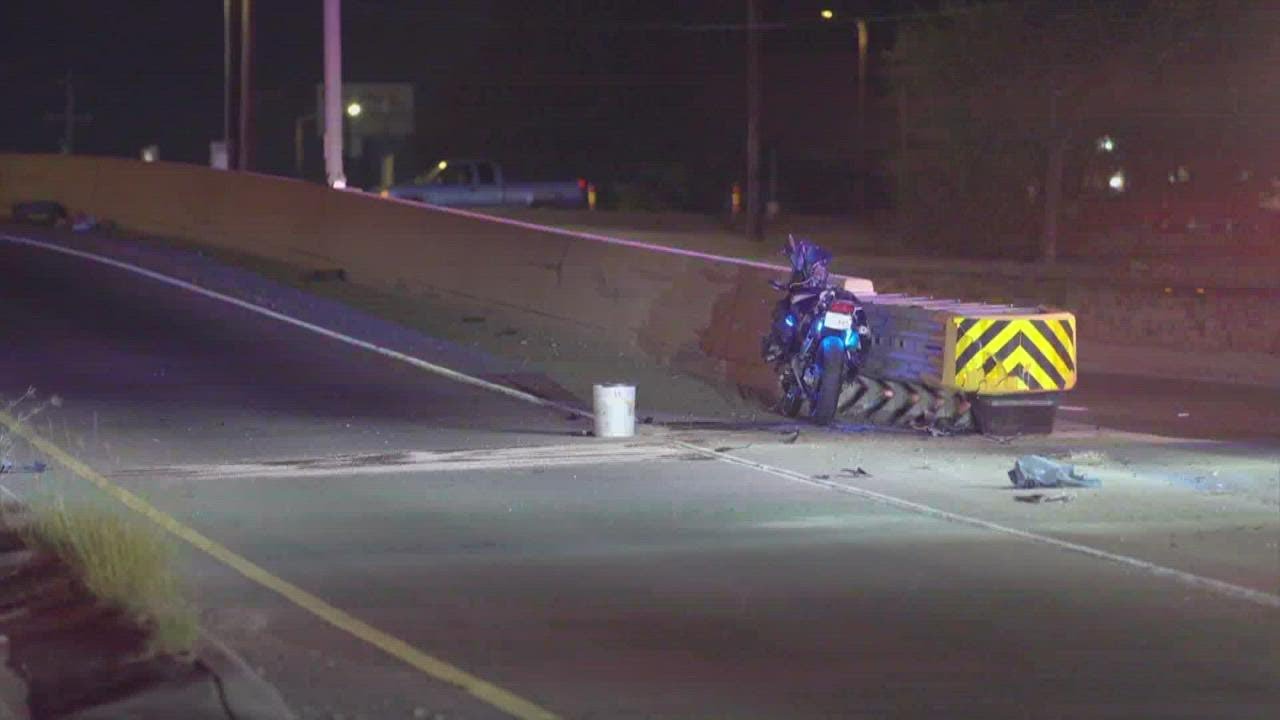 Late night motorcycle crash shut down I-10 for nearly an hour - YouTube
