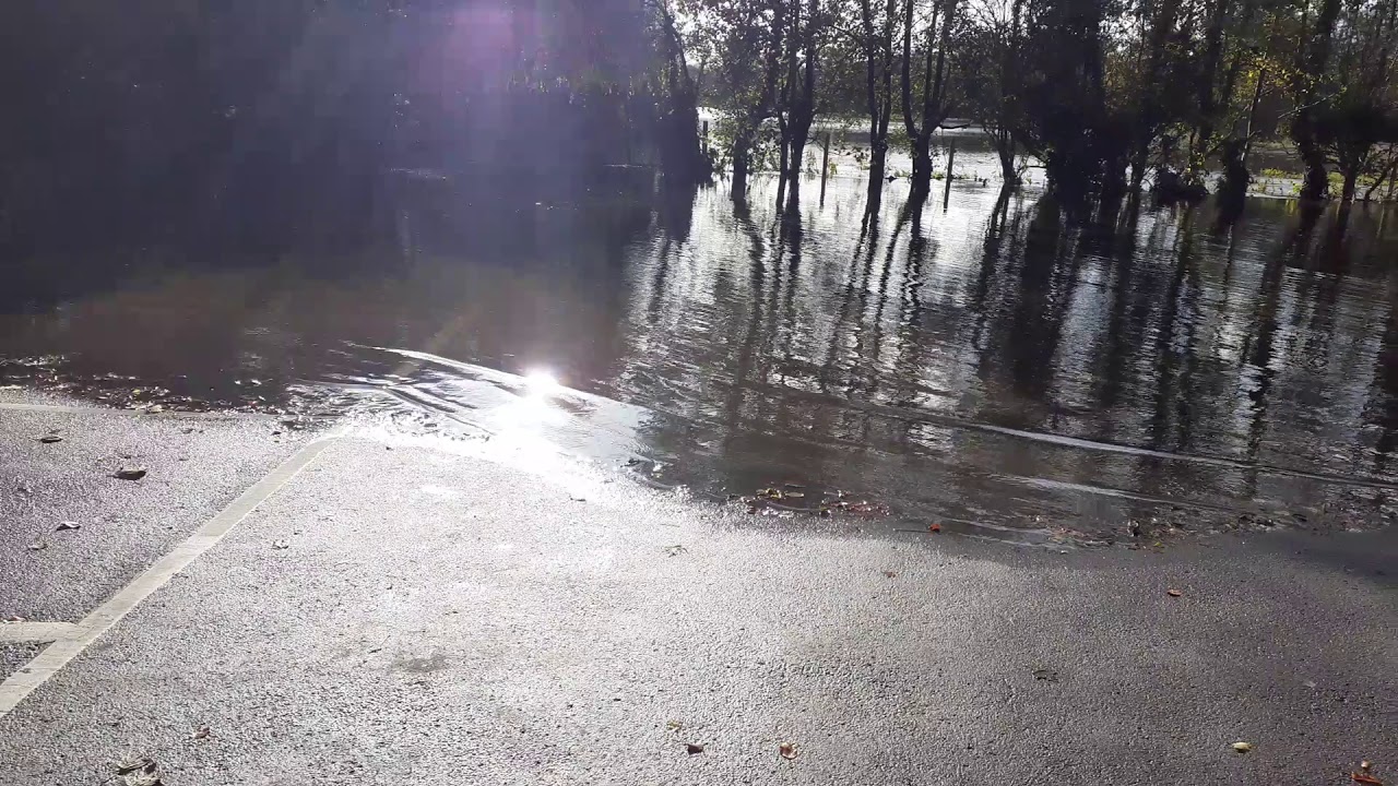 Flood water near Bridge Inn at Duffield 8.11.19 - YouTube