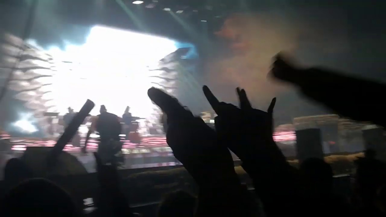 Sabaton Feat. Apocalyptica - Angel Calling - Live Zénith de Paris 07/02 ...