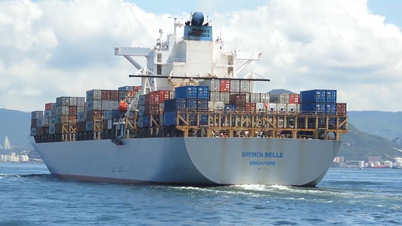 M/V BREMEN BELLE (MITSUI ENGINEERING & SHIPBUILDING 280m Container ship ...