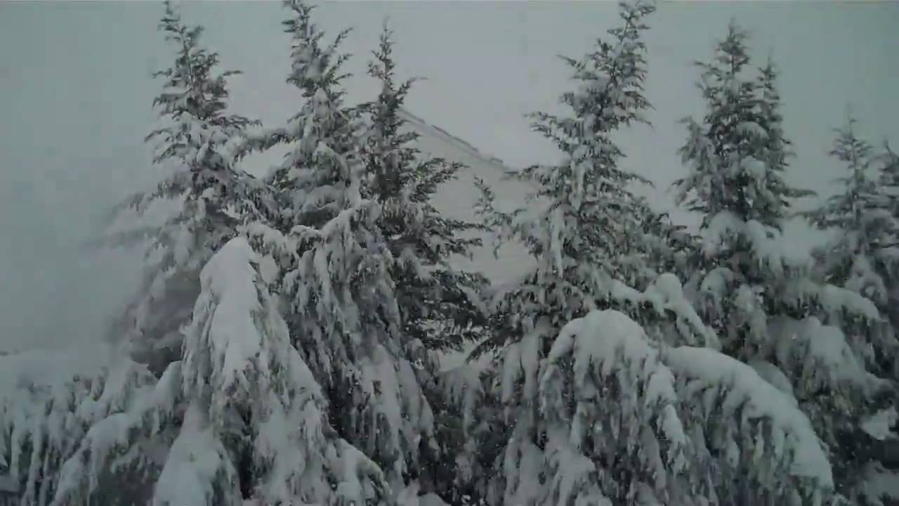 Measuring 2ft of snow Saturday morning - YouTube