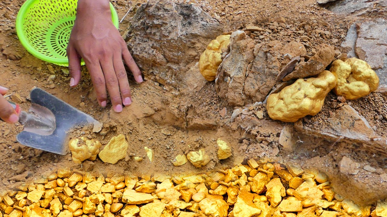 Finding GREAT GOLD right in town! Found Million Dollar of Gold Treasure ...